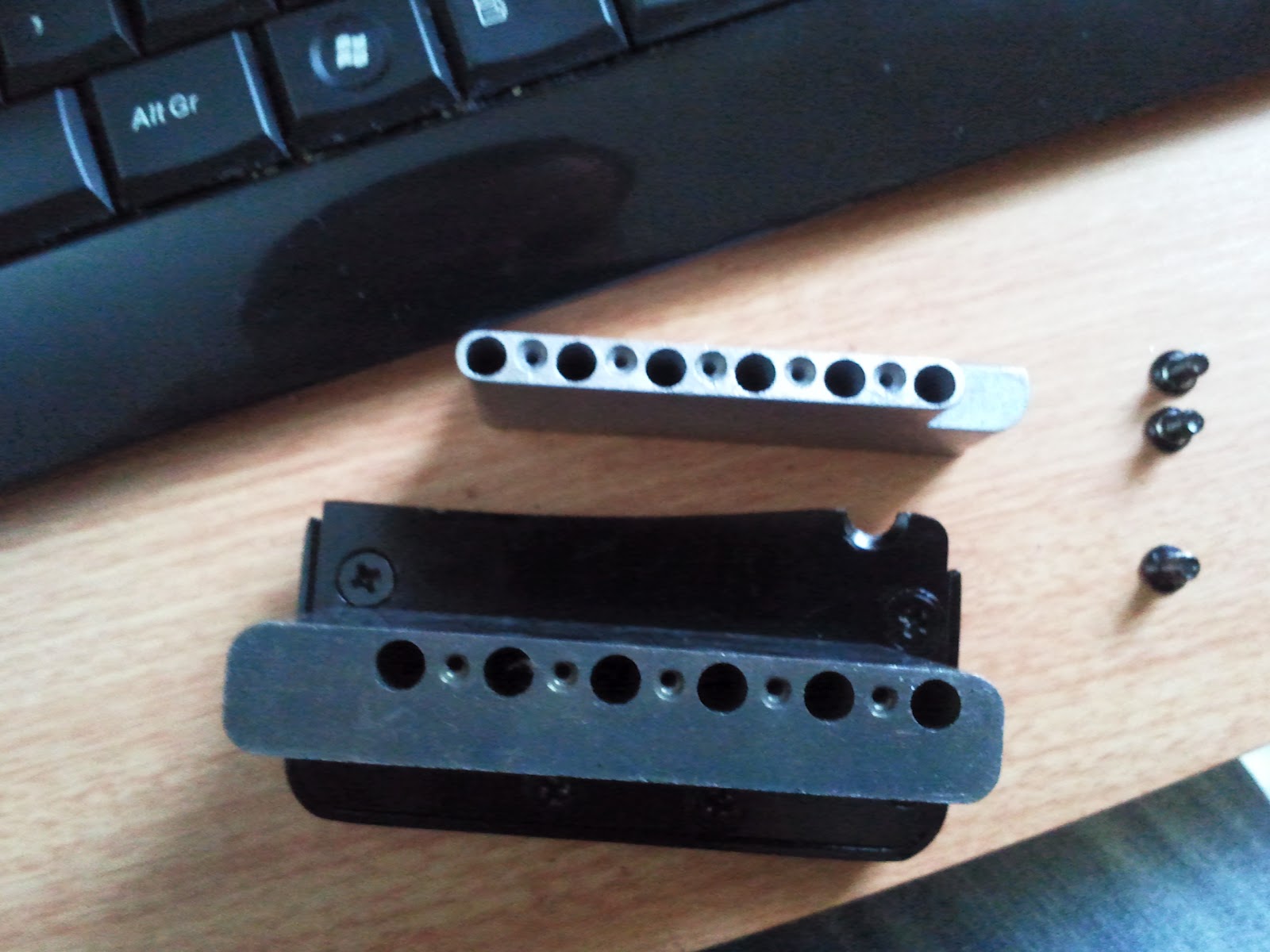 Backline.tk: Guitar Fetish Solid Steel Trem Block