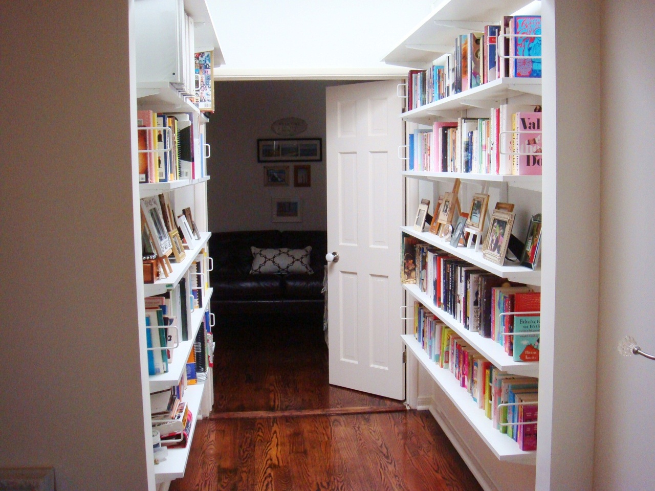 Wanyen29: BEFORE & AFTER: HALLWAY BOOKSHELF BRIGHTENED IN A FAB MICRO ...