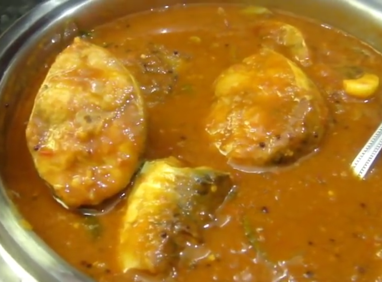 கிராமத்து மீன் குழம்பு (Village Style Fish Gravy)