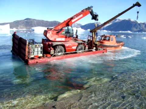 Tractor: Manitou crash on Greenland.