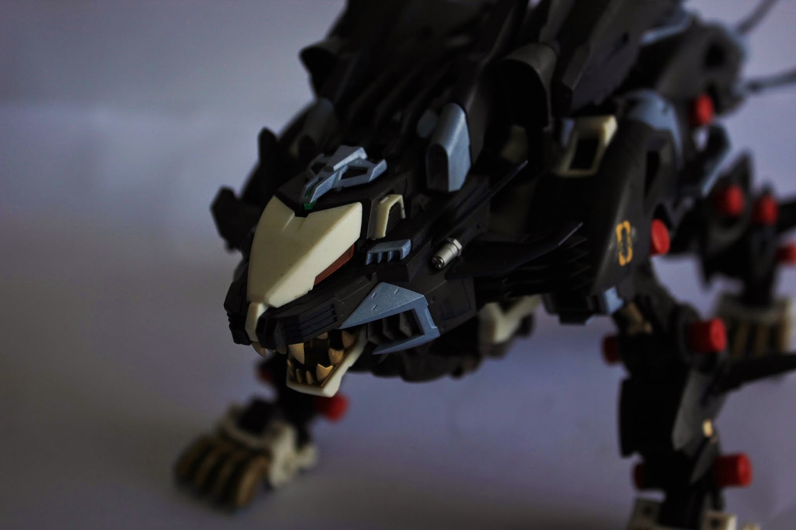 Realm of Darkness: 1/72 Liger Zero Jaeger Review