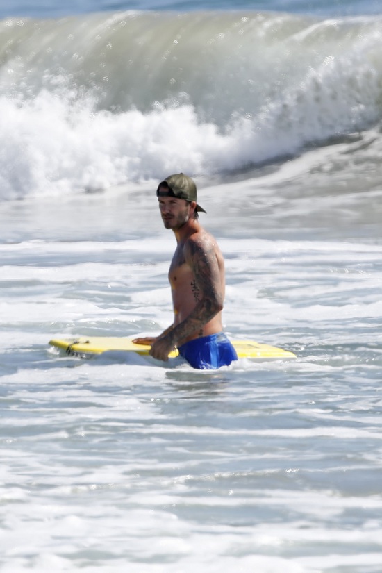 David Beckham's Washboard Abs Went Boogie Boarding | Oh yes I am