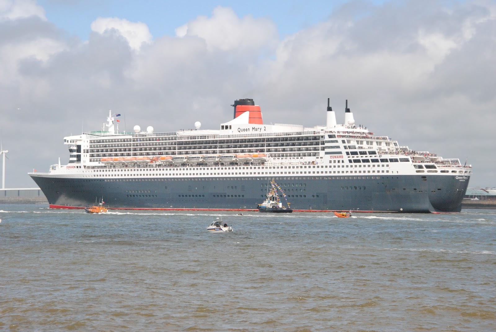 QM2 retracing the BRITANNIA's trip back in 1840