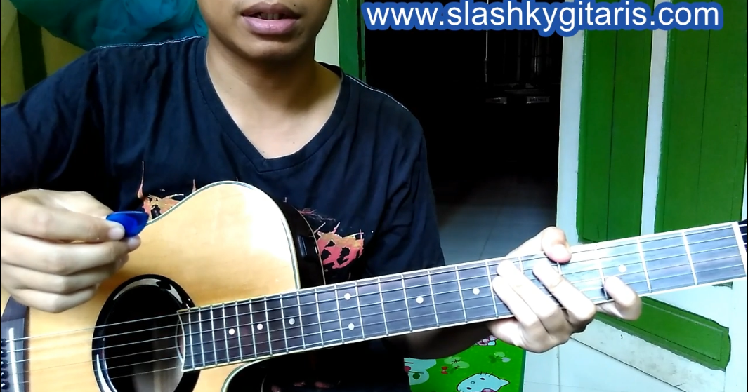 Belajar Petikan Gitar Terlengkap untuk Pemula dengan Lagu yang Mudah ...