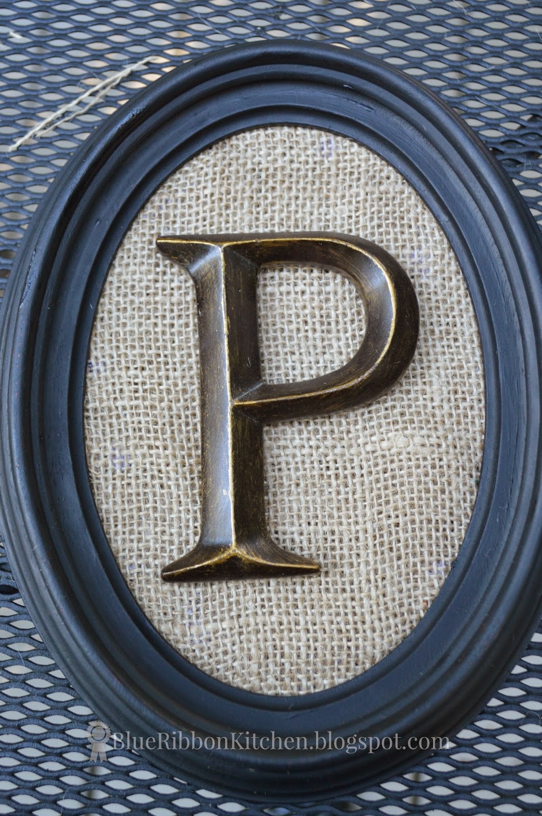 Blue Ribbon Kitchen: EASY FRAMED MONOGRAM