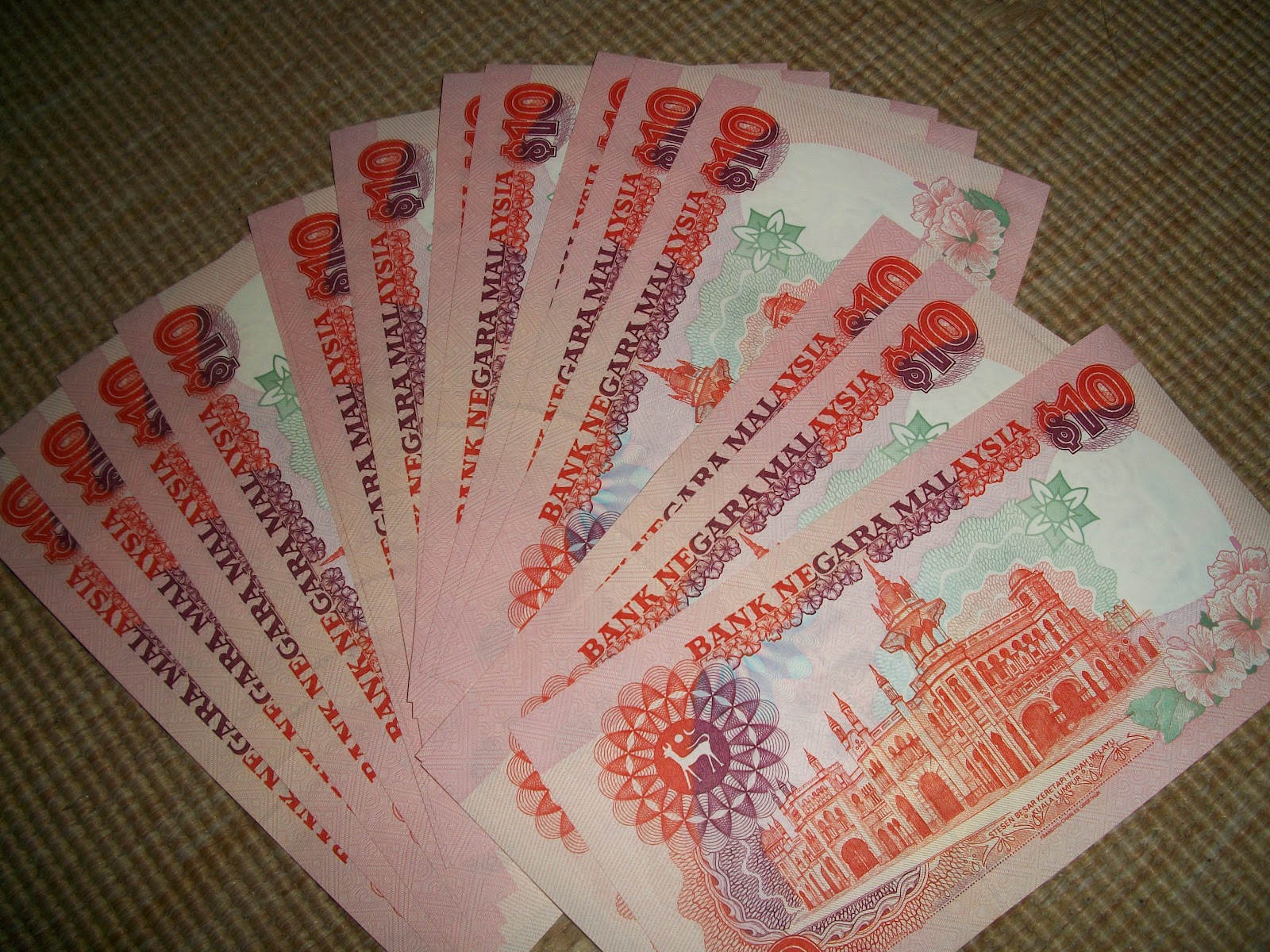 collectible items: Duit Malaysia lama RM10 running number UNC-15pcs