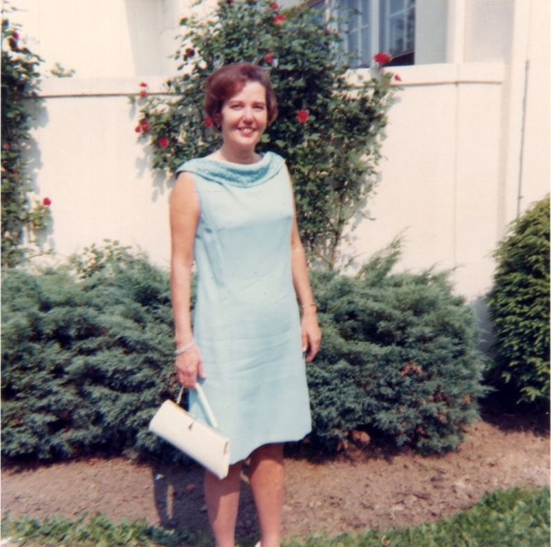 30 Beautiful Photos of Women in Blue Dresses From the 1960s ~ Vintage ...