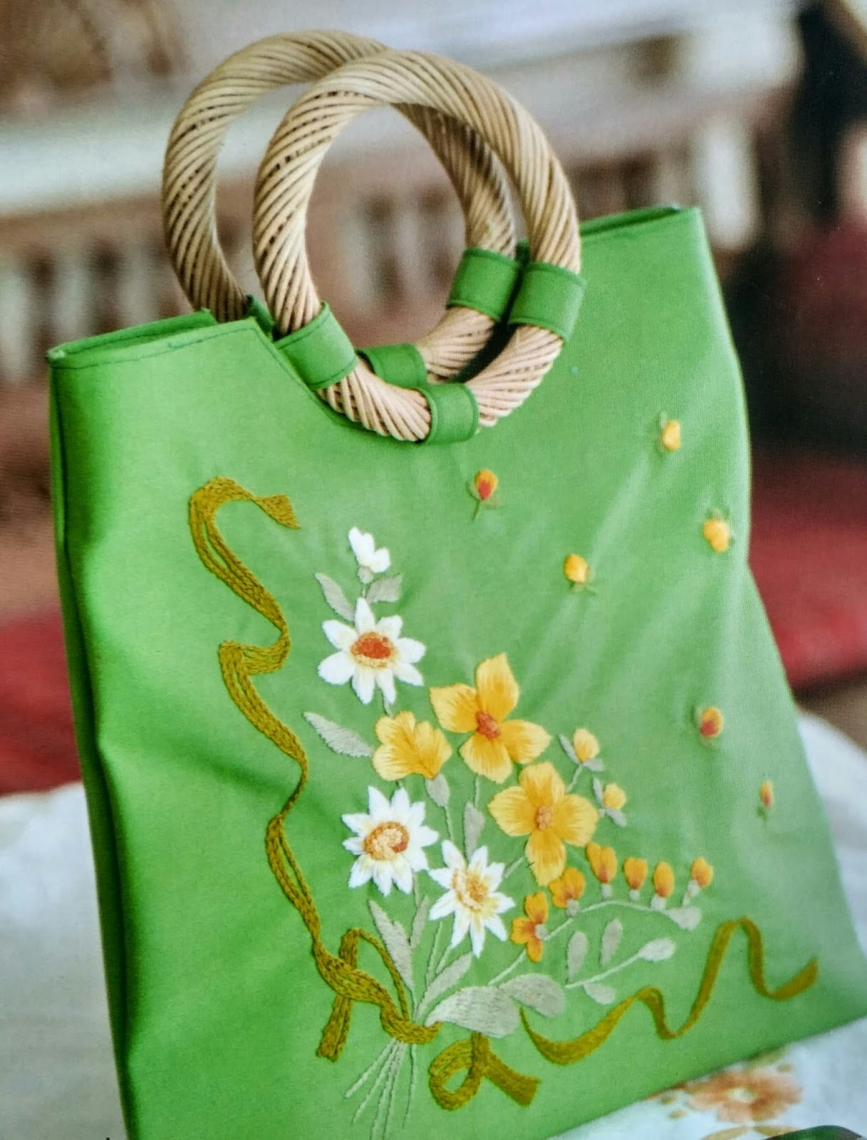 CONTOH HASIL SULAMAN BENANG - Tutorial Sulam Pita