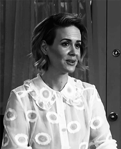 birthdays: Sarah Paulson (gifs)