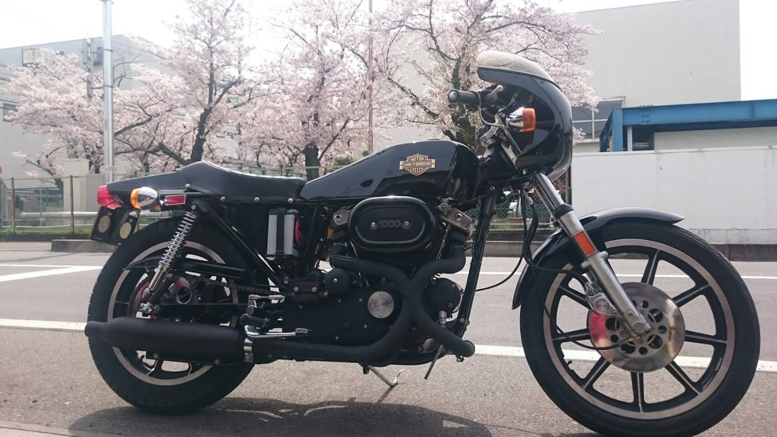 MOM: XLCR 車体整備等