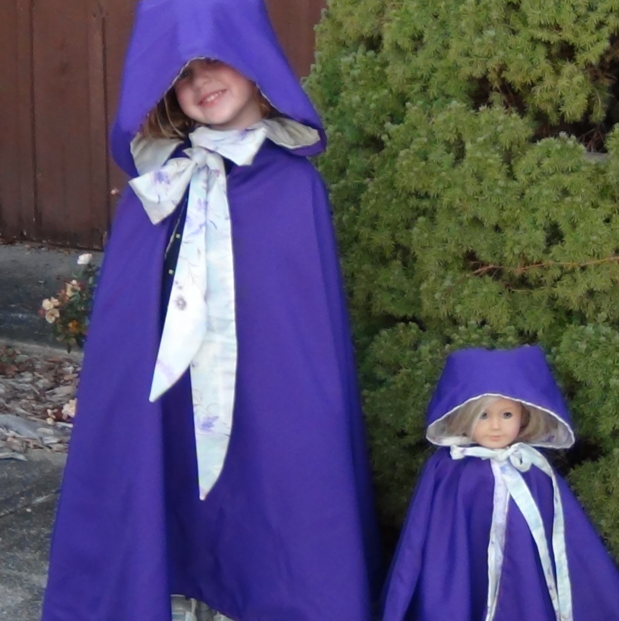 carolynscanvas.com: Hooded Girl's Cape Pattern from HANNAH'S CLOSET