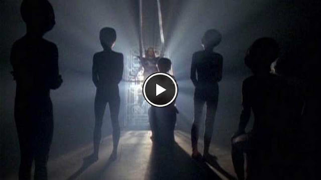 Extraterrestres sequestraram um homem e disseram a ele como seria o fim ...