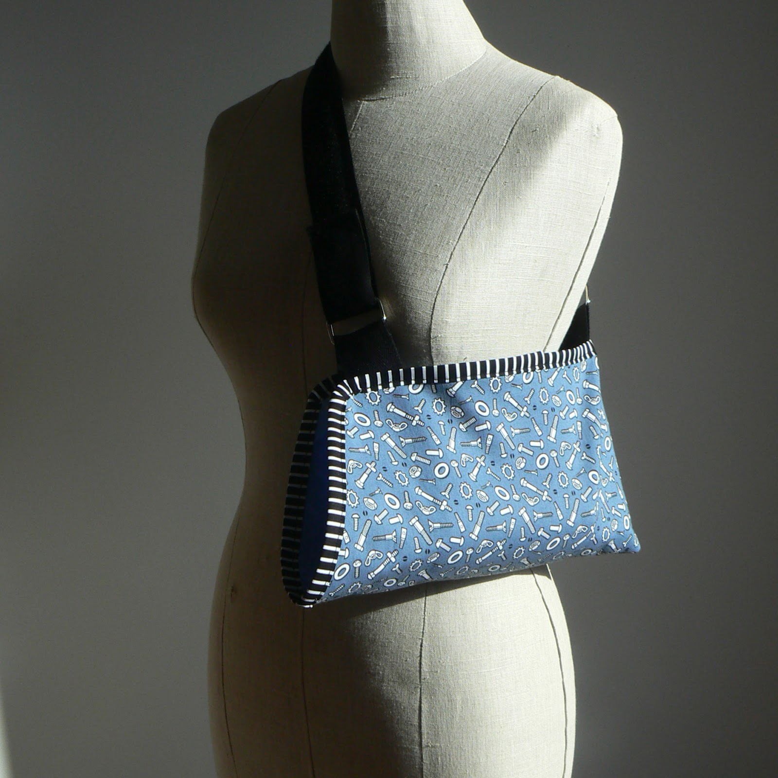 CurlyPops: If you're going to wear a sling...