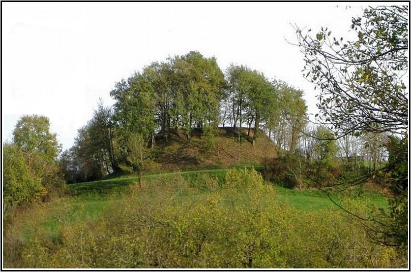 Landes en vrac: TUCS, ET MOTTES FEODALES