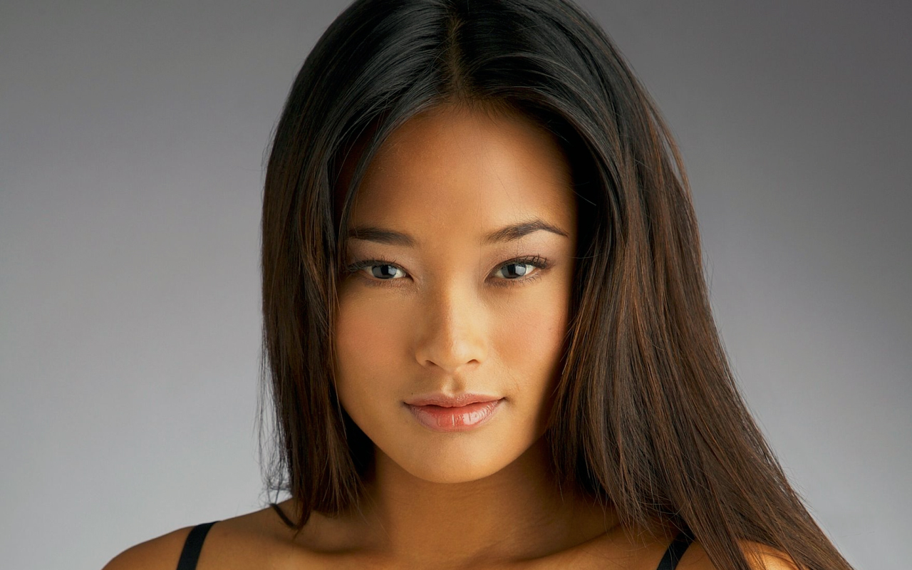 Celebrities In Hot Bikini Jarah Mariano Hawaiian Fashion Model