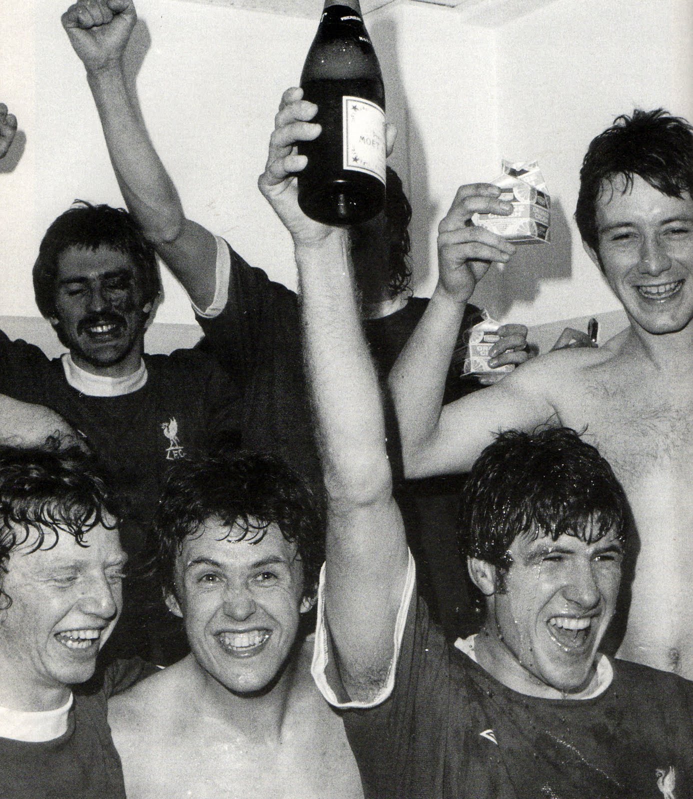 TWB22: TO UPDATE Division One 1976 1977 Liverpool Aston Villa