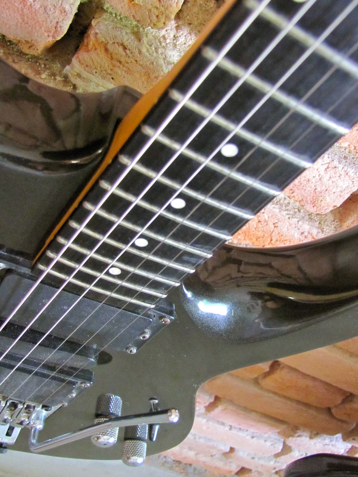 4 Hands Luthieria: Guitarra - Giannini - Trilogy - Victor Fiorini