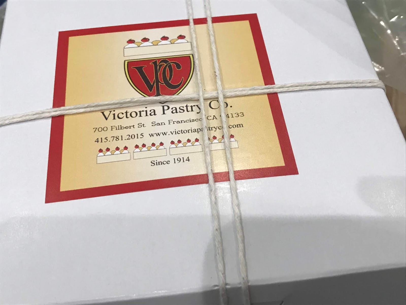 The Pastry Chef's Baking: Bakery Review: Victoria Pastry Company