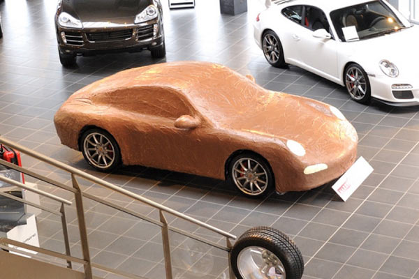 SWEETEST GIFT IN THE WORLD ... what a chocolate covered Porsche 911 ...