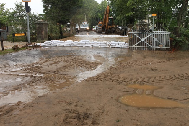Jim's Loire: Kingussie: more photos of the flooding