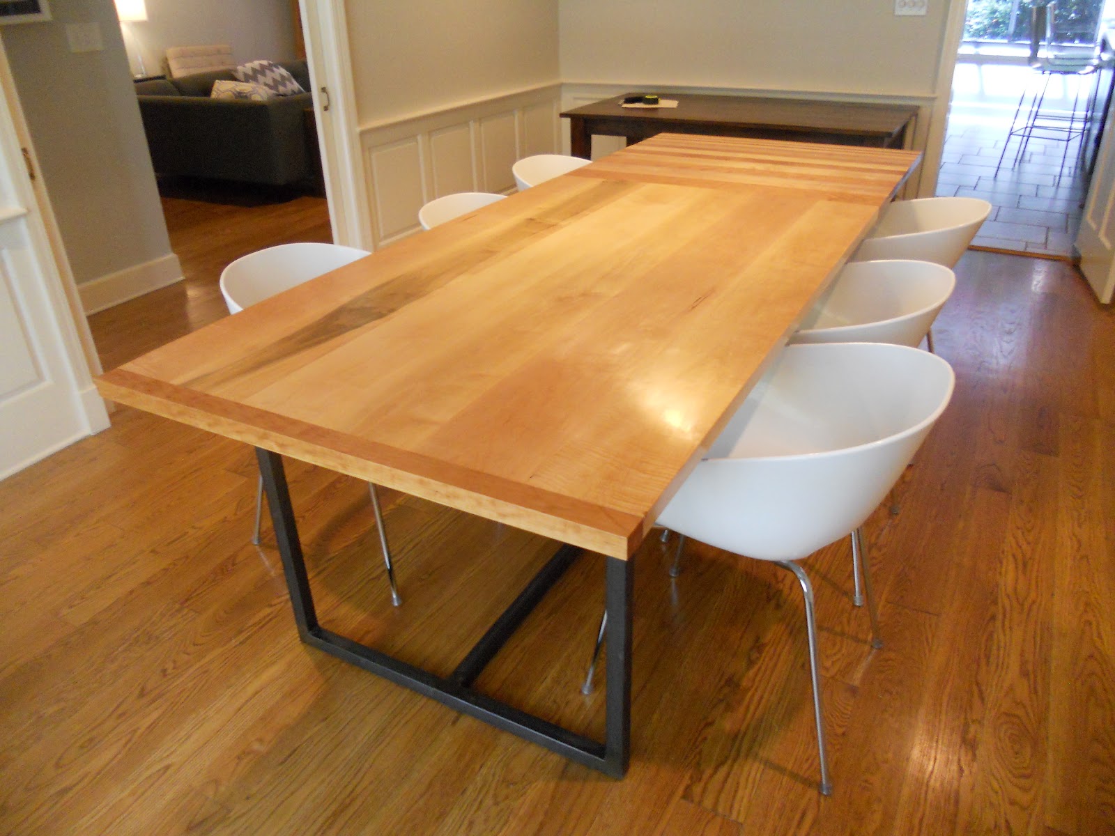 d+p design build: Green Dining Table