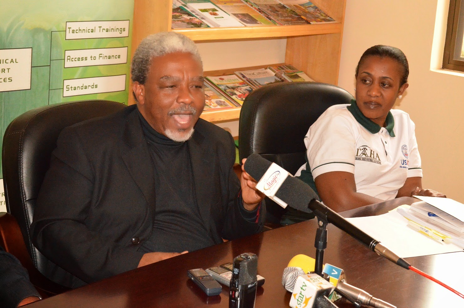 Rweyemamu info blog: TAHA YAPANIA KUKUZA BIASHARA YA MAUA NA MATUNDA NCHINI