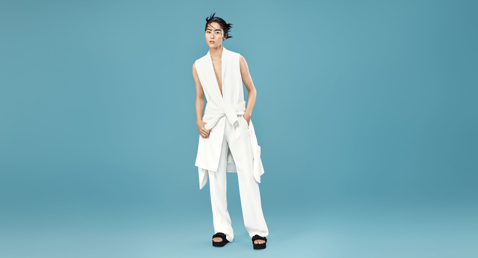 SOFT MINIMAL, NUEVO LOOKBOOK DE MANGO.-
