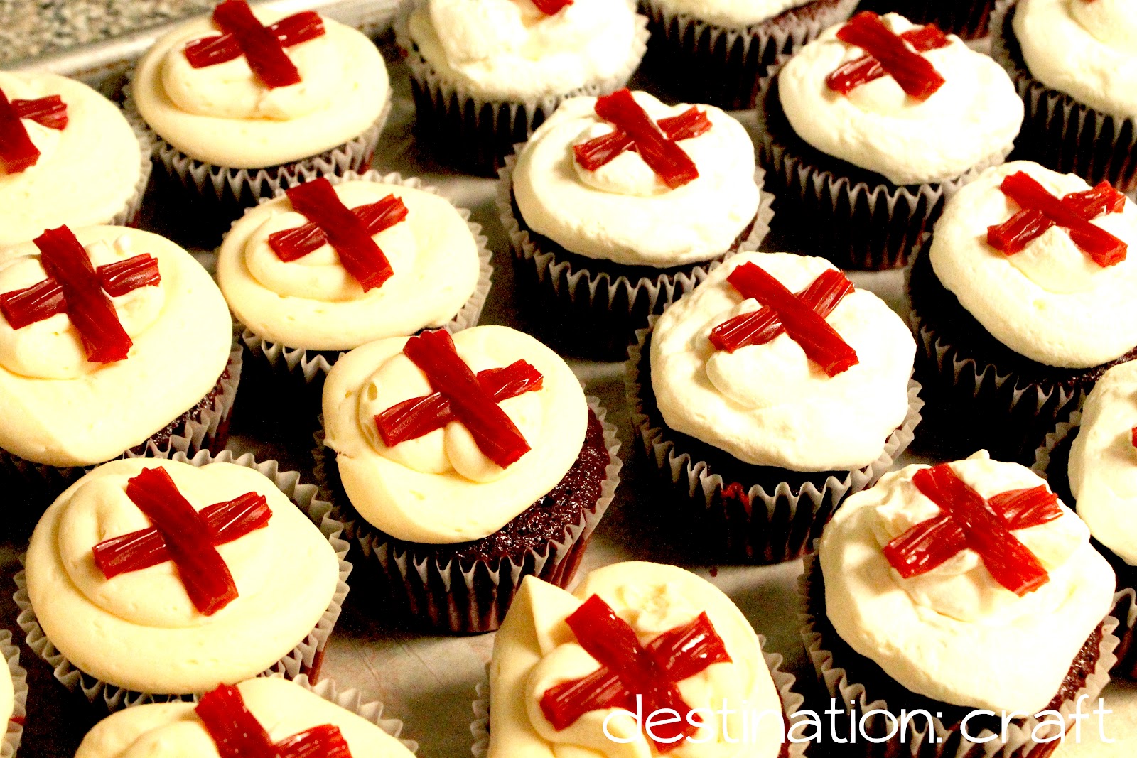 Destination: Craft: Switzerland Cupcakes