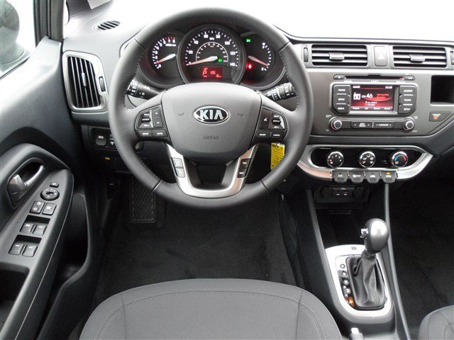 The Green Light: Review: 2013 Kia Rio 5-door EX Eco