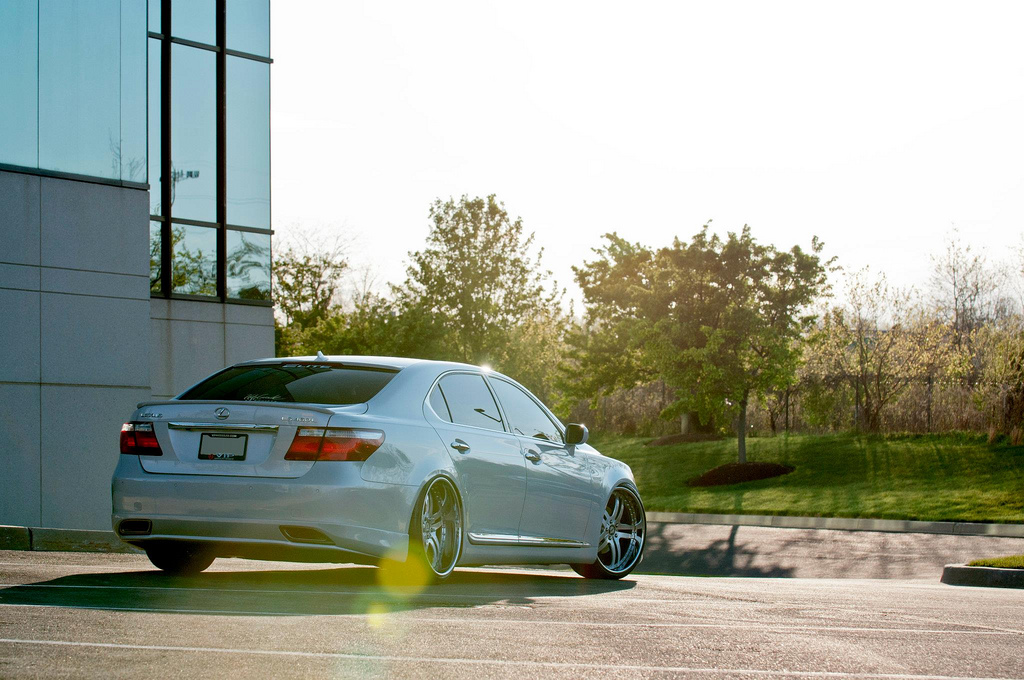 Motor Roar: Hottest Lexus Collection - VIP Modular Wheels