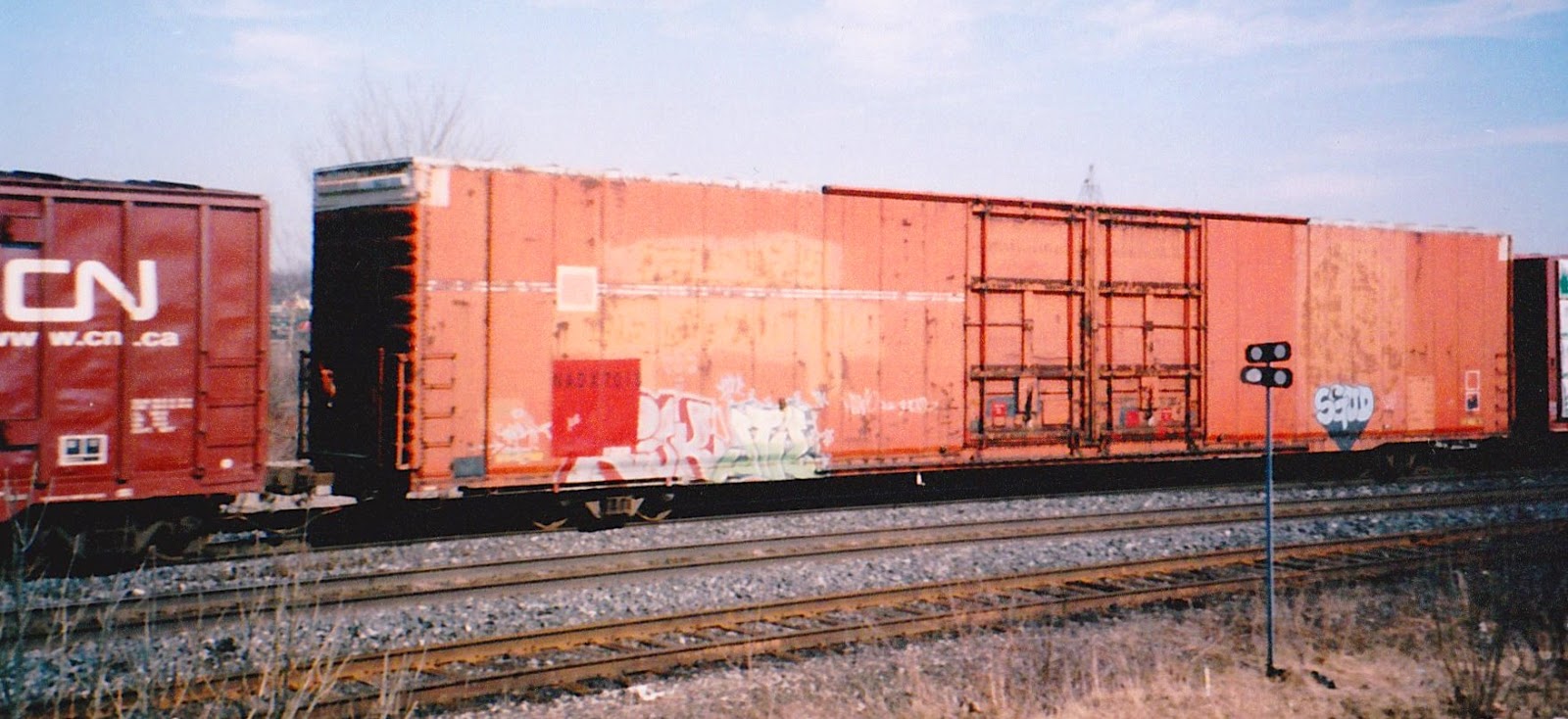 Trackside Treasure: Hi-Cube Boxcars Haul Peat Moss