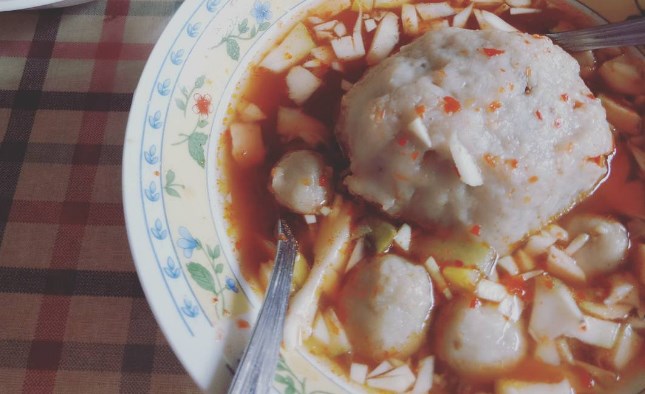Lagi Viral!! Bakso Rujak, Kuliner Unik yang Rasanya Menggoda Selera ...