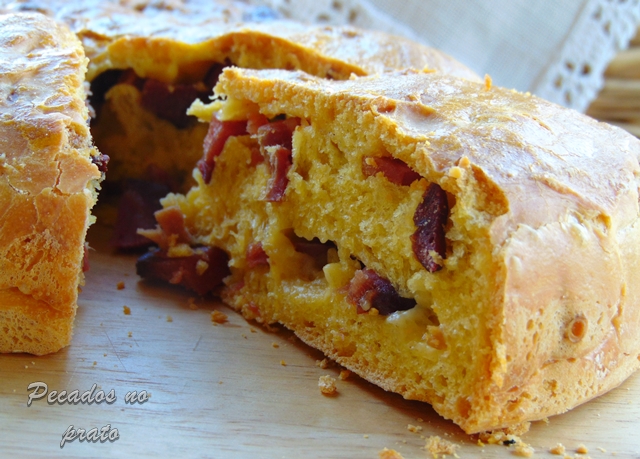 Folar salgado de carne - Receitas de pecados no prato