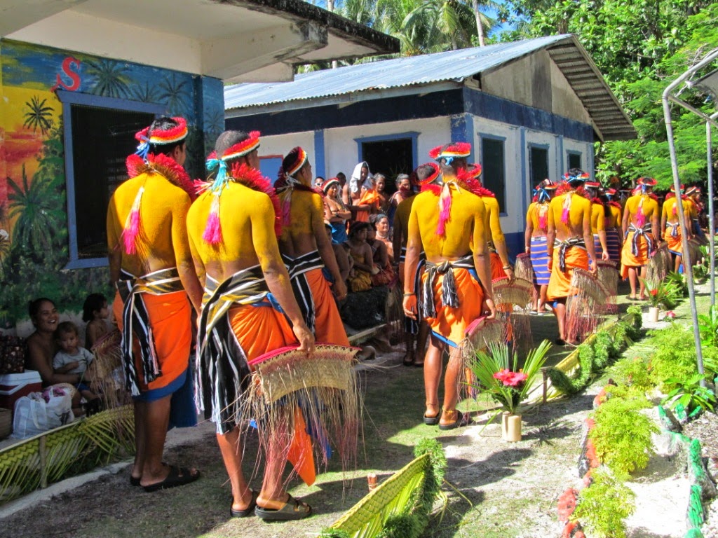 SAILING HELENA: Graduation high school 2014, Woleai, Micronesia.
