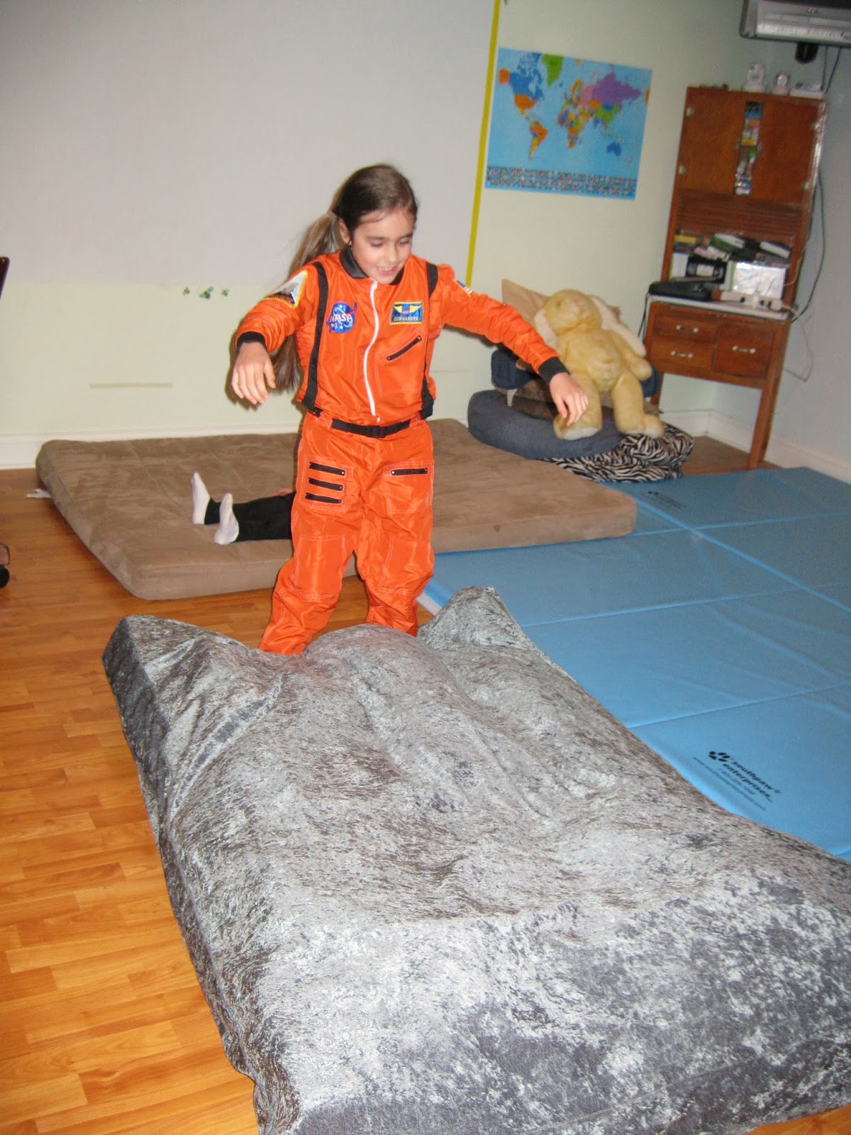 Solagratiamom: Year 2 Week 12 - Create Your Own Spacecraft and Astronauts