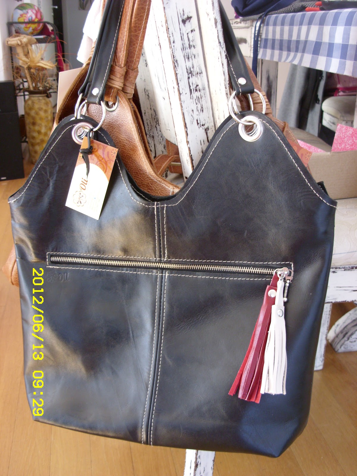 By Gime y Oli: Cartera en cuero diseño de autor