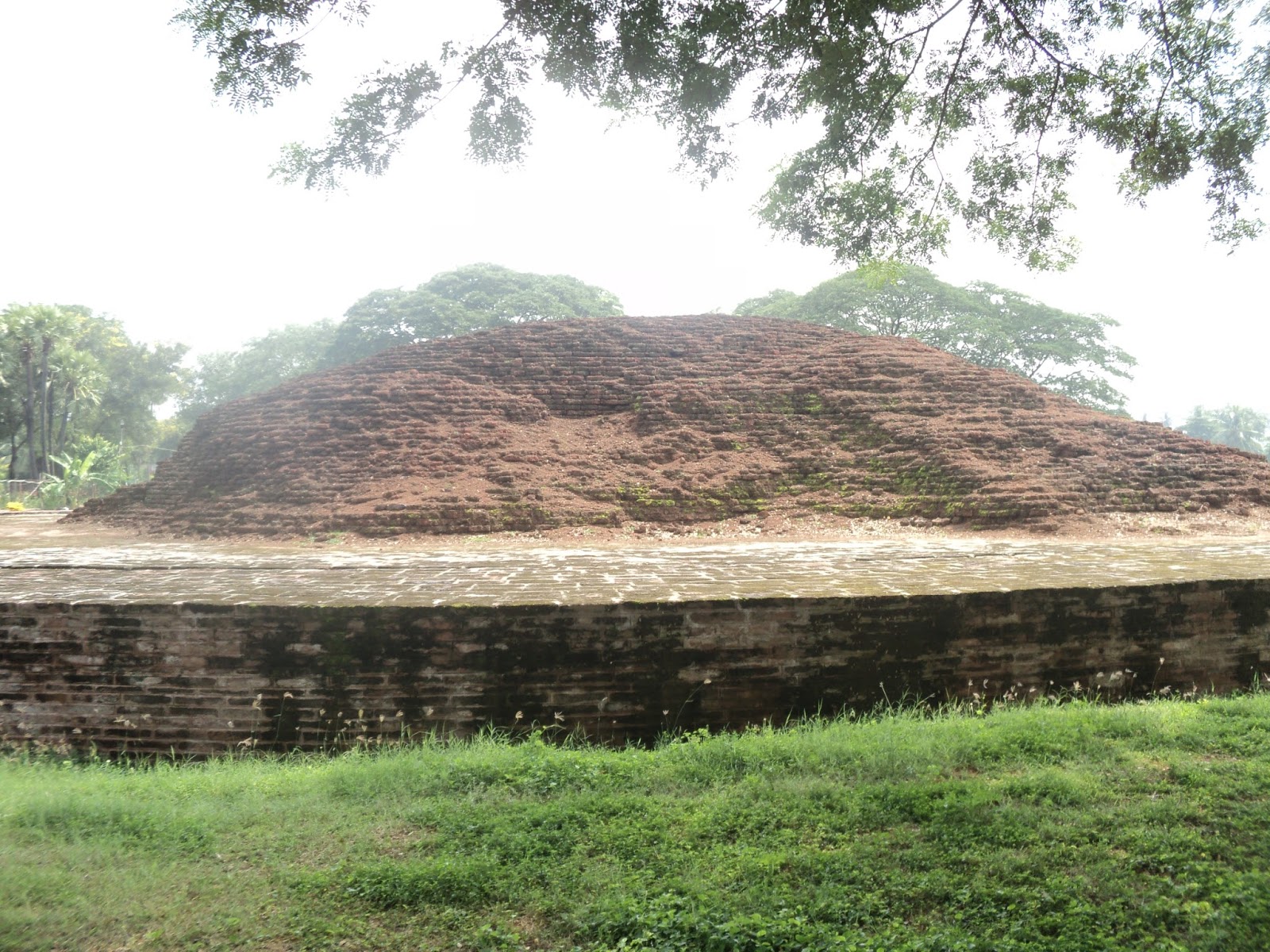 FREELANCE ARCHAEOLOGIST RAHUL VARANASI : BHATTIPROLU BUDDHIST STUPA