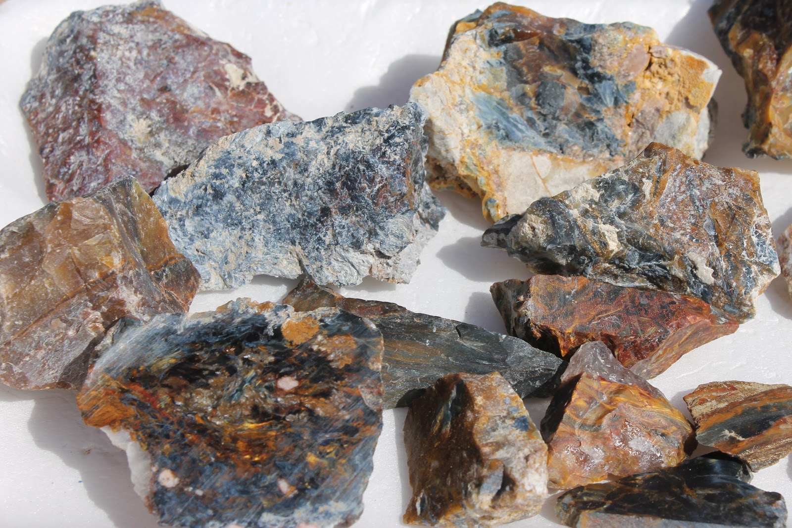 Ûiba Ôas Crystals Market: Pietersite - Only in Namibia
