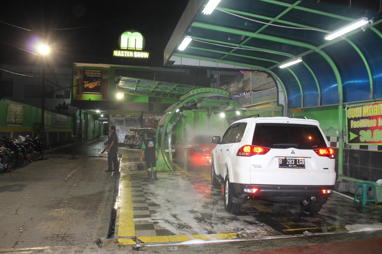 Cuci Mobil Robotik Pertama Di Indonesia: Cuci Mobil Robotik Pertama Di ...