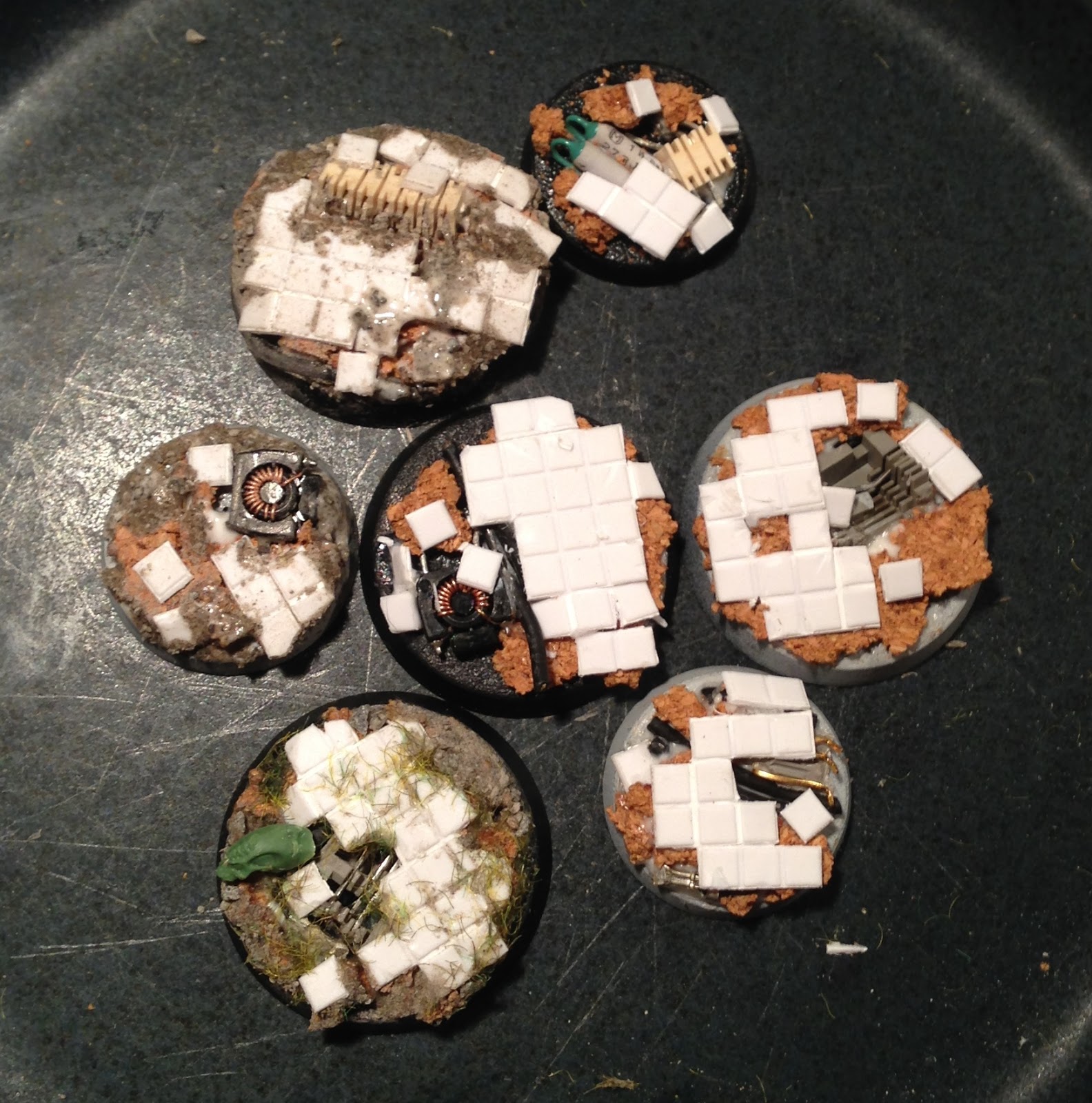 WilhelMiniatures: Tutorial: Painting Genestealer Cult Bases