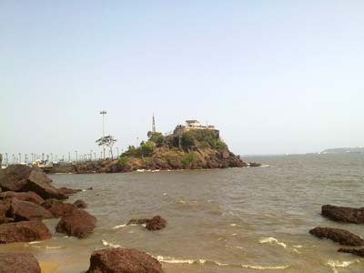 Amazing Goa: Sea Pebble, Restaurant - Dona Paula