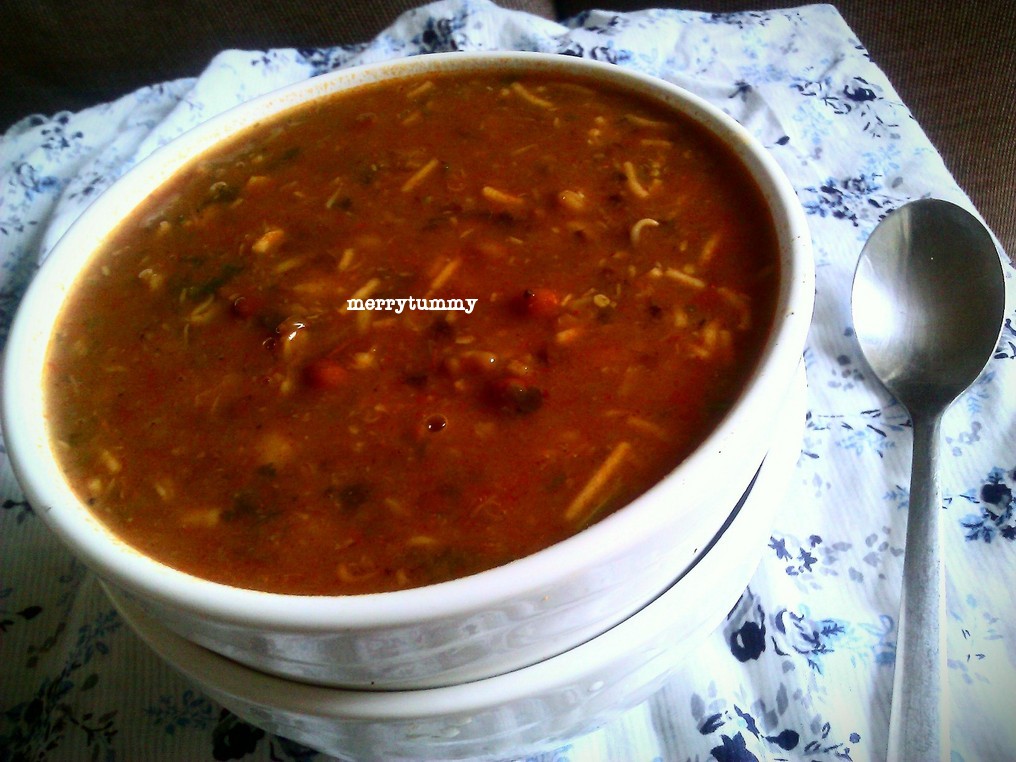 Merry Tummy: Missal Pav / Mixed Sprouted Pulses Curry