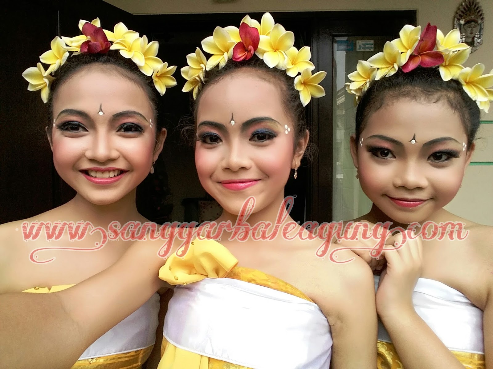 Penari Bali Surabaya: Tata Rias Penari Bali