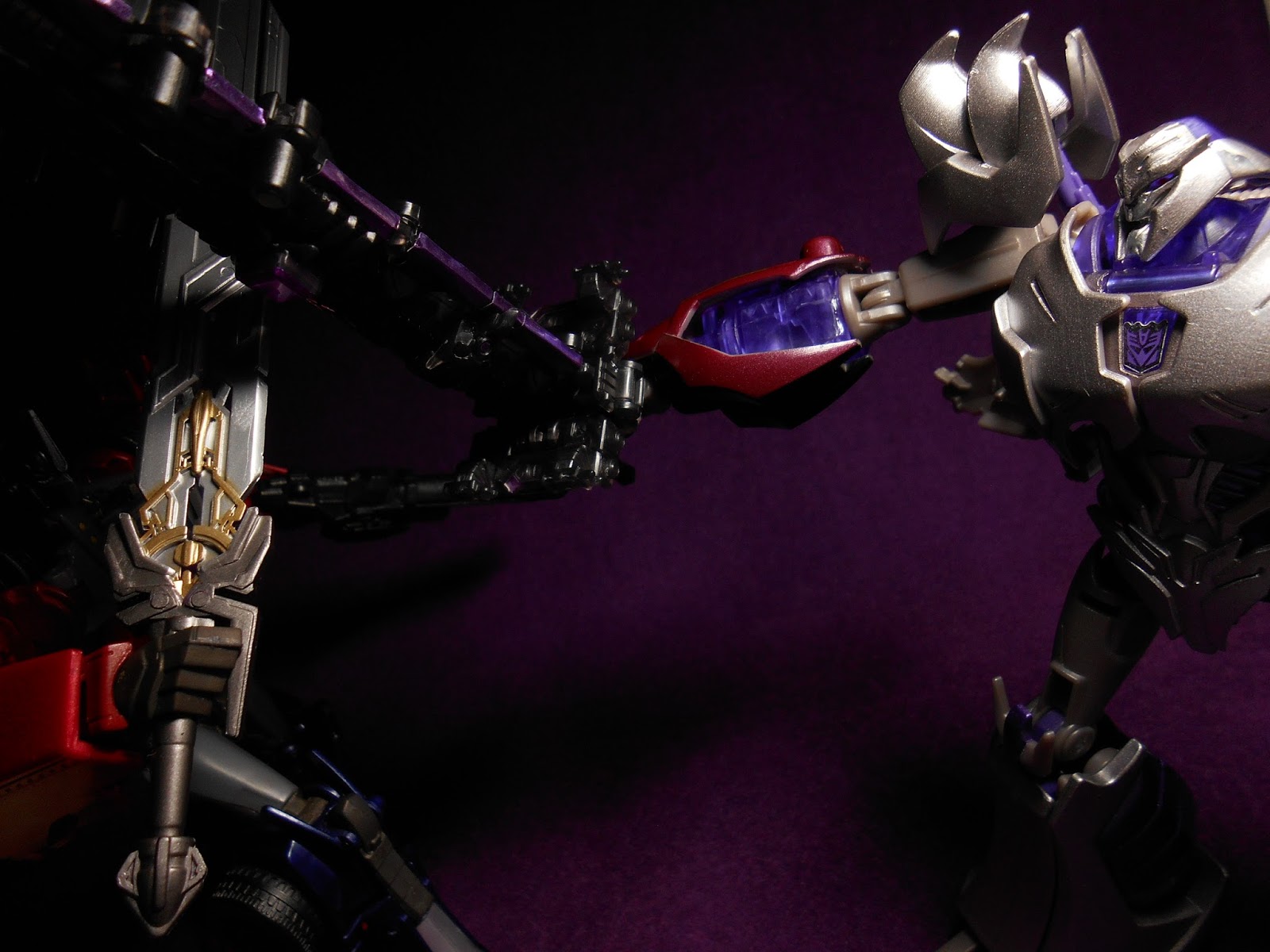 Review: Arms Micron Final Battle Megatron | Night's Corner