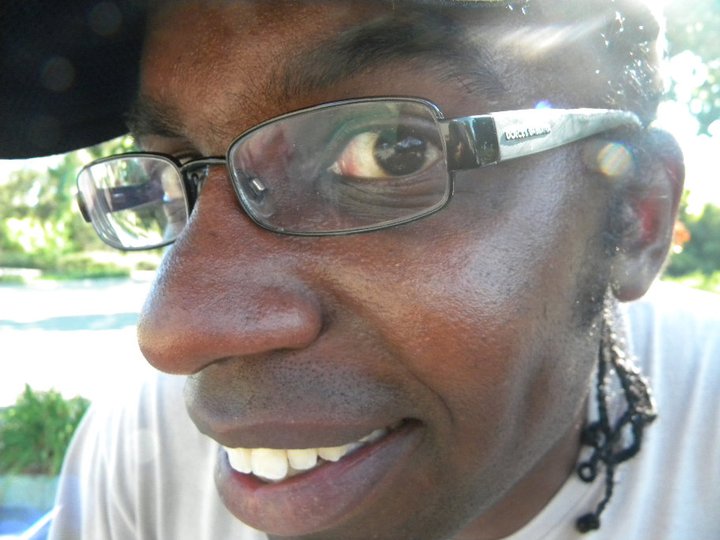 FlatMode: Adam Kun rolls through Hollywood.