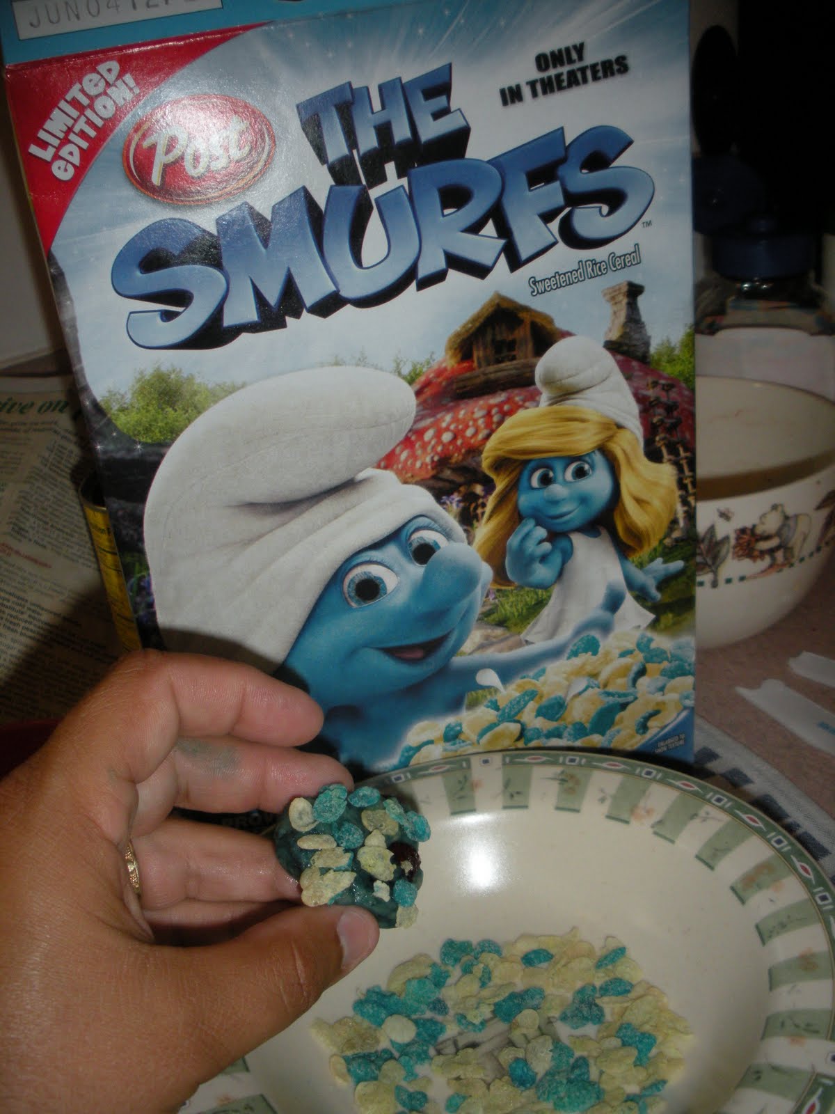 @edsouth's Wonderful World of Blog: Homemade Smurfberry Cookies