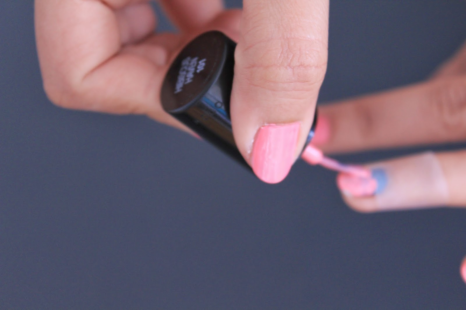 lifeloveandlivingit: Simple Dual Color Nail Art