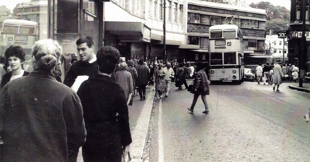 30 Vintage Photos Capture Everyday Life of Bournemouth, England From ...