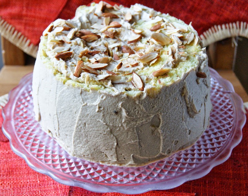 gatti fili e farina: The Cake Slice: Butterscotch Cream Roll -Up