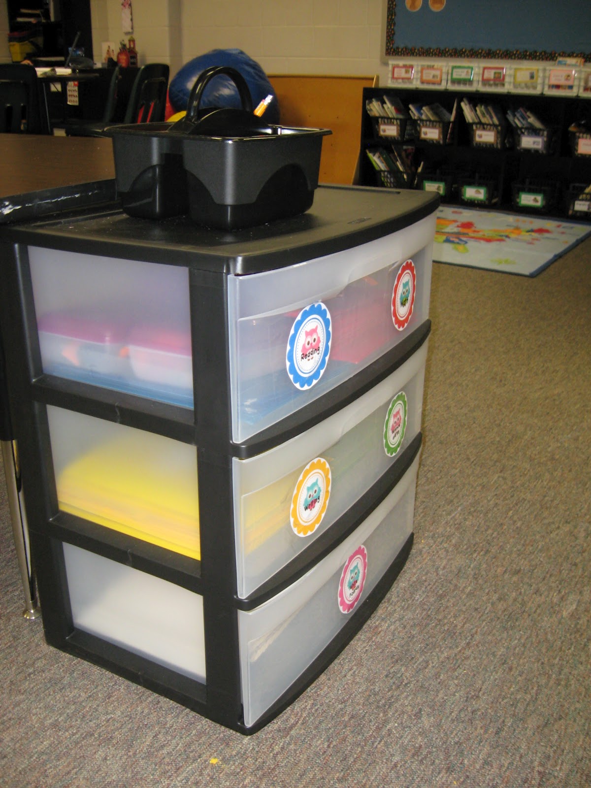 Organizing Student Materials with Tables - Mandy's Tips for Teachers